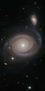 翼を広げた天使のような星形成領域 | アストロピクス